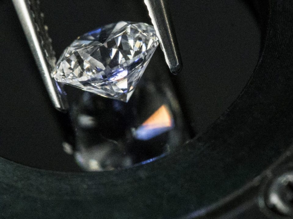 Diffraction Contrast Tomography: Latest Development and Possible ...